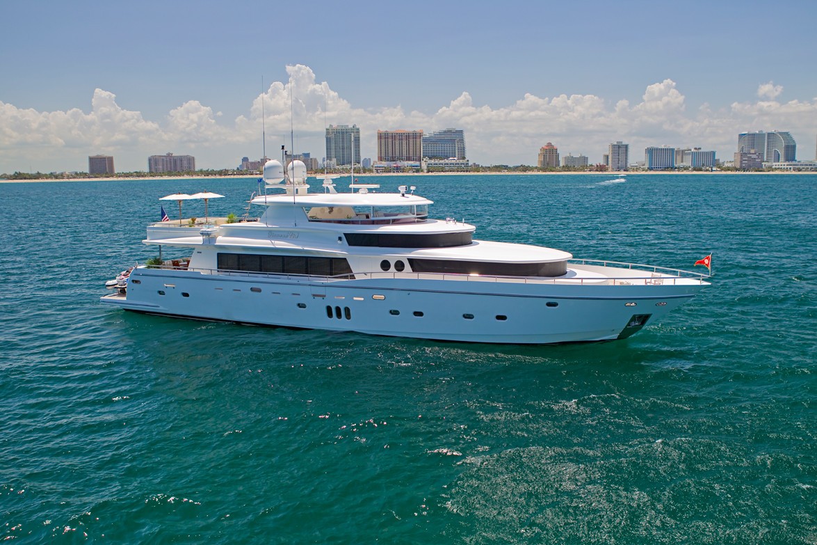 Yacht DIAMOND GIRL, Johnson Yachts Co | CHARTERWORLD Luxury Superyacht ...